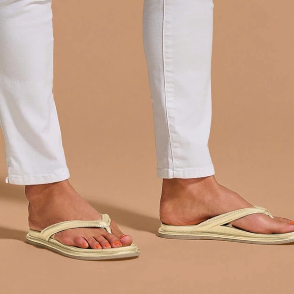 OluKai | Shoes | Olukai Tiare Flip Flopssandals Womens 1 In Color ...